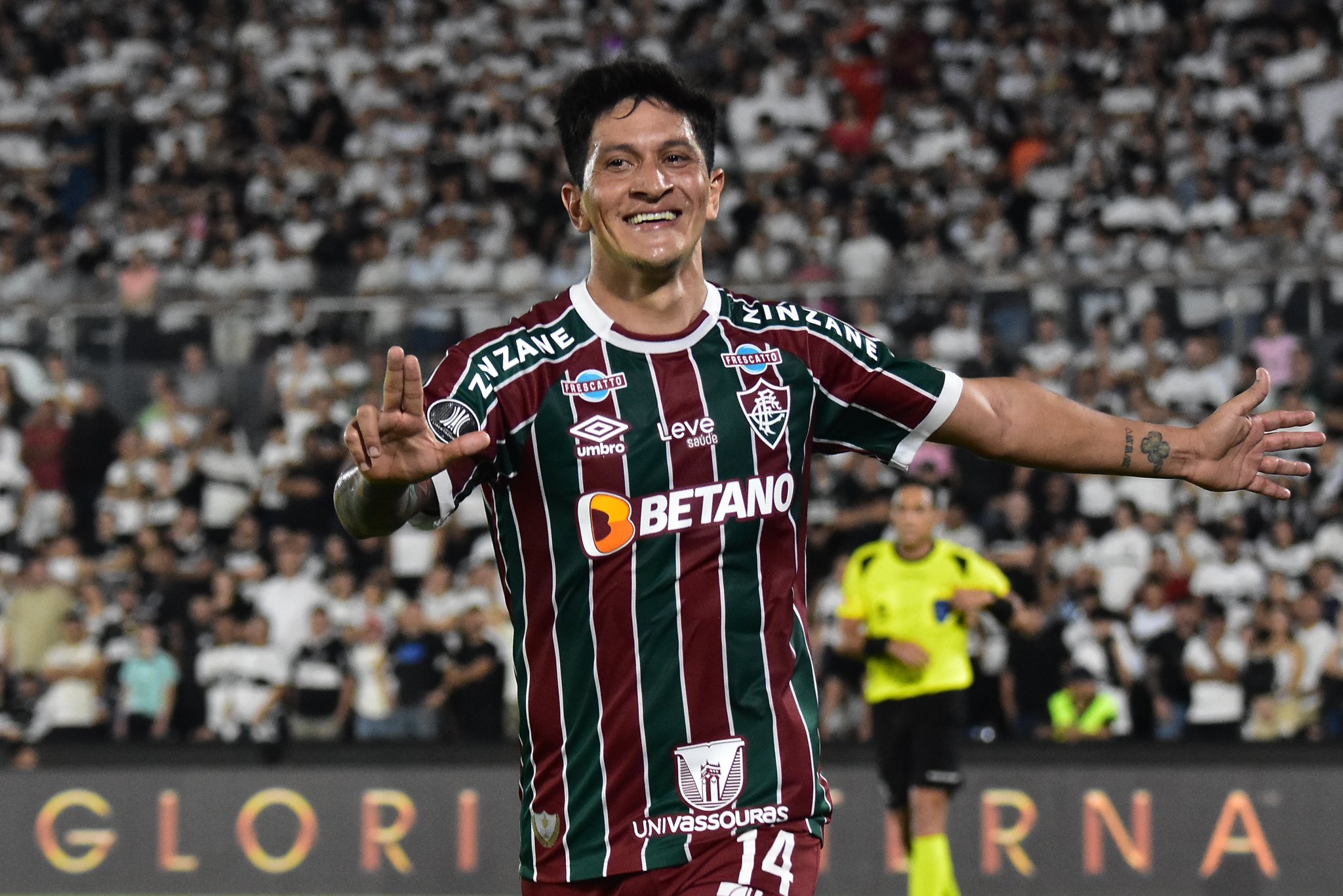 Germán Cano un gigante con la camiseta del Fluminense - Tribunero.com
