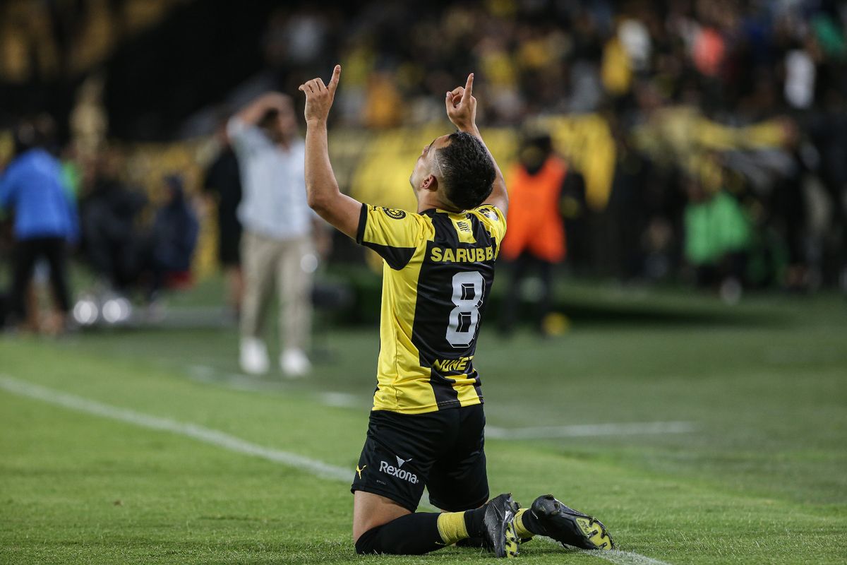 Leo Fernández se convirtió en la figura de la clasificación de Peñarol ...